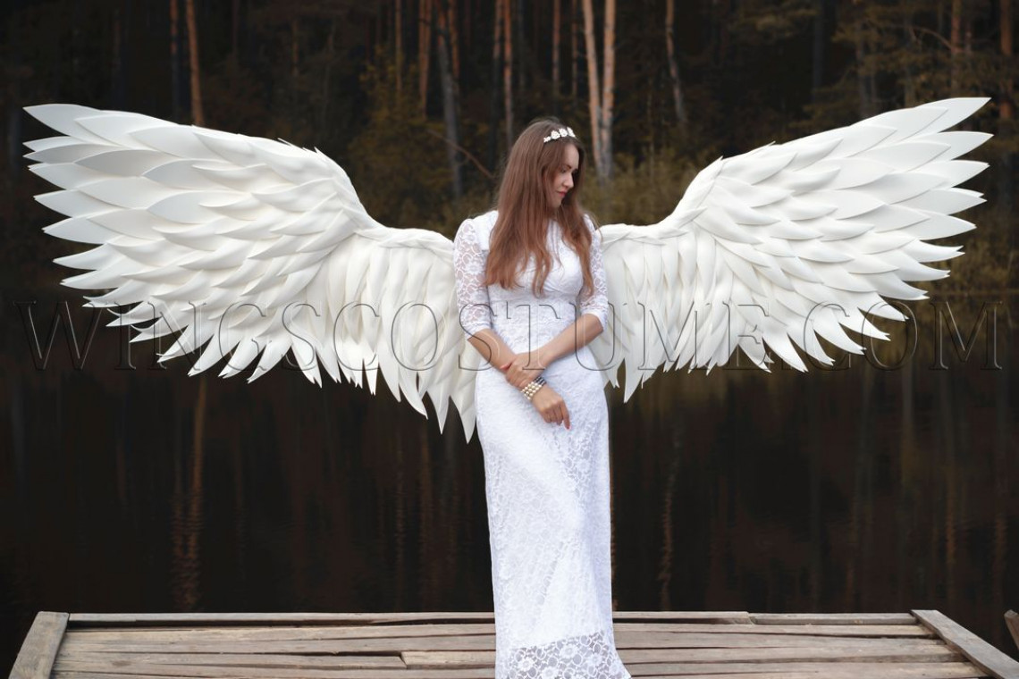 Buy realistic lage angel wings costume "Royal person"